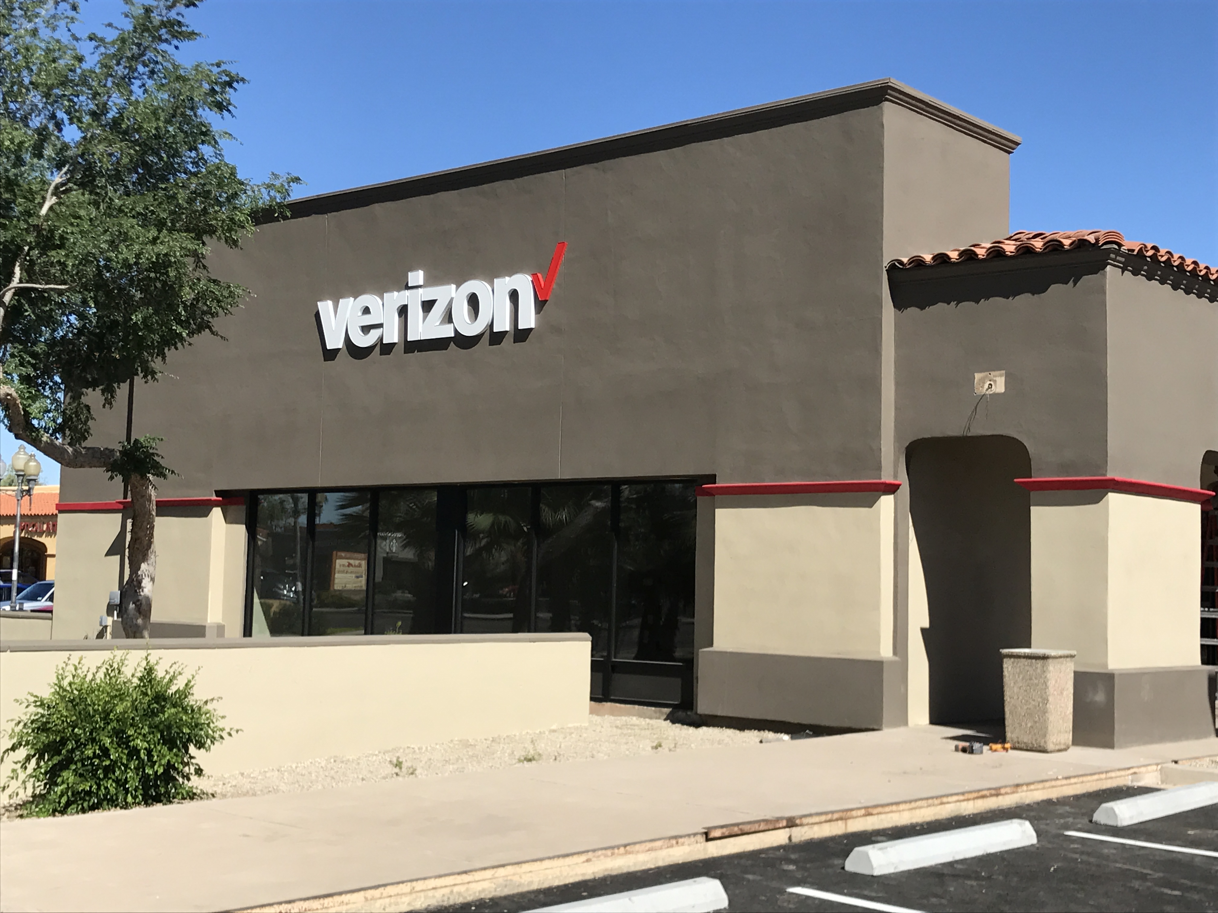 Cellular Sales Opens Fourth Arizona Store in Tempe