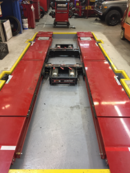 Pinnacle Auto Repair & Tires Utilizes HawkEye Elite® Alignment Machine