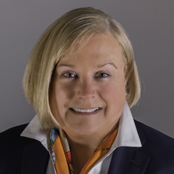 Envoy Mortgage COO Kim Hoffman Named a 2019 HousingWire Women of Influence