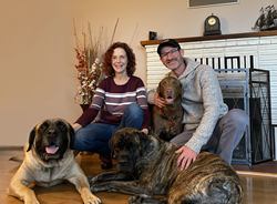 Jason and Traci Darrow Open Pet Wants in Southern Oregon