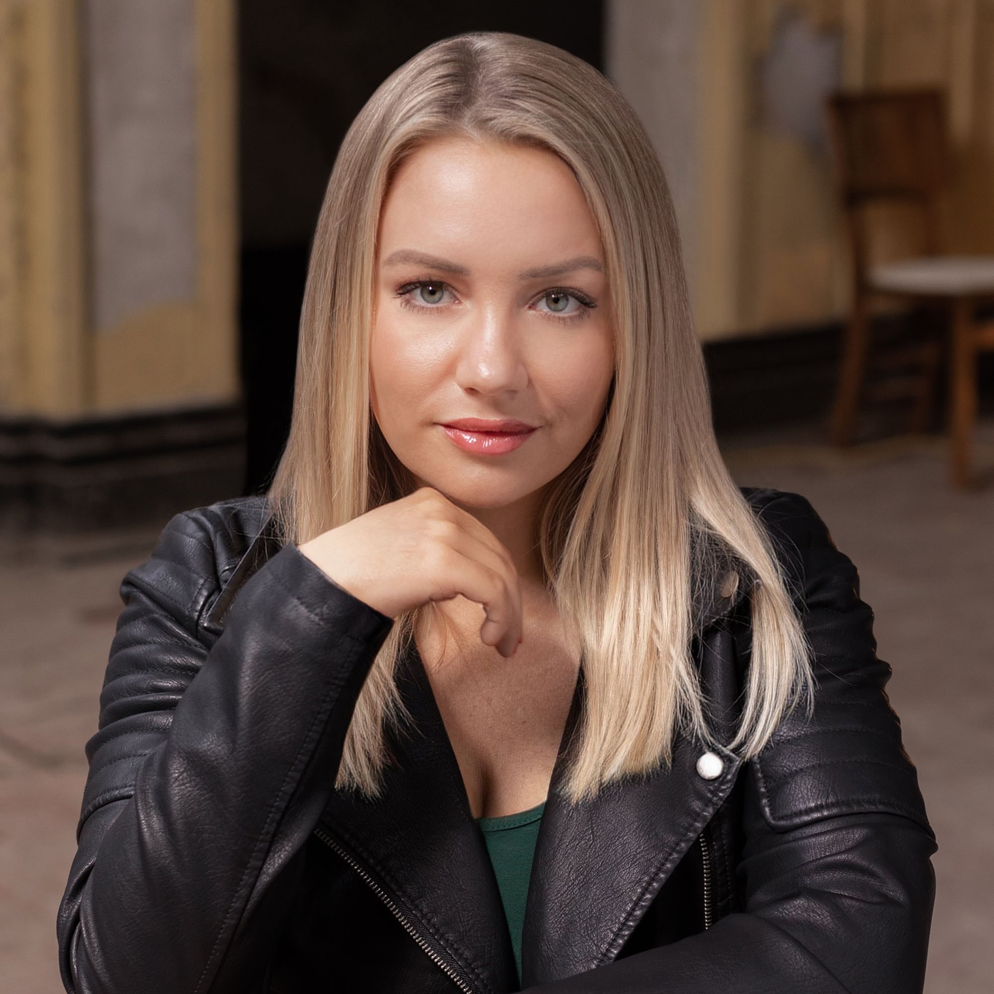 Jeneva Rose is Going on Book Tour for her new thriller, You Shouldn't ...